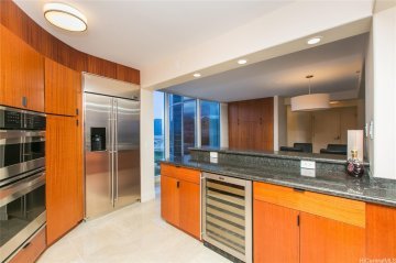 One Waterfront Tower Condos for Sale | 415 & 425 South St